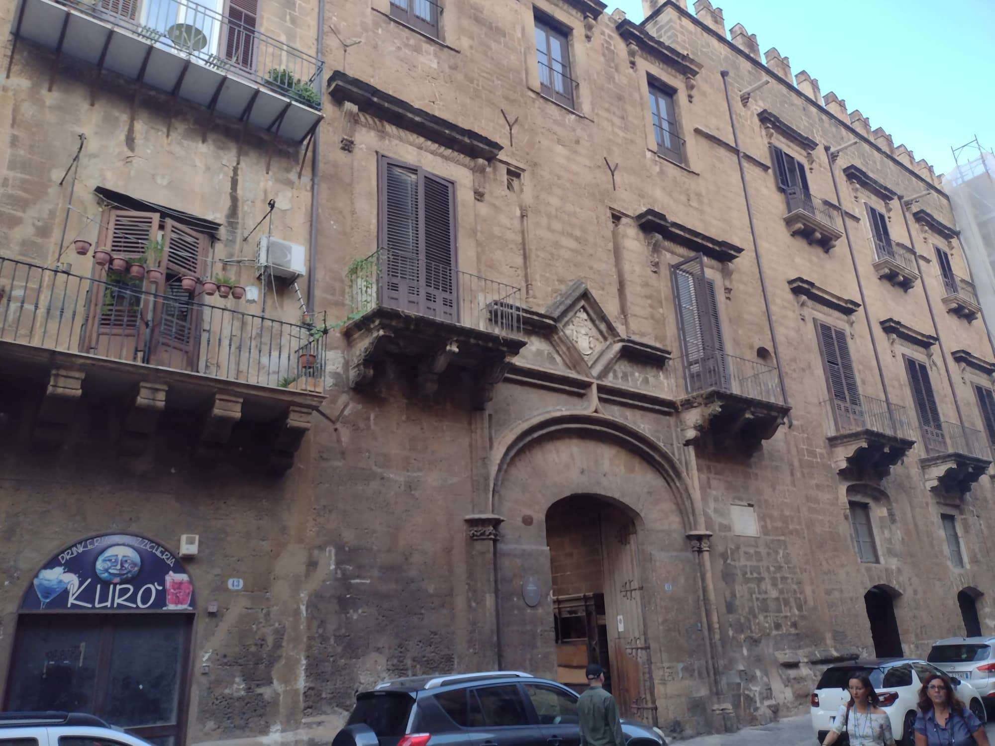 Palazzo Ajutamicristo e "La pupa del Capo" - Palermo e Palermitani